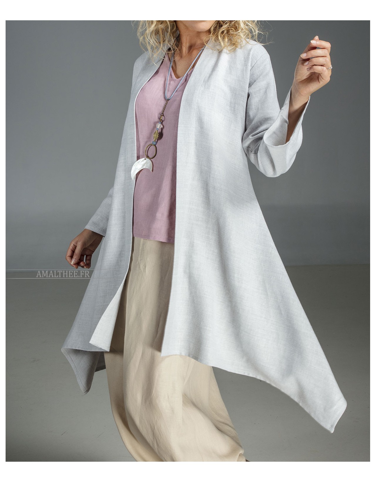 Perfect for the mid season, our light blue dust coat Sahara
